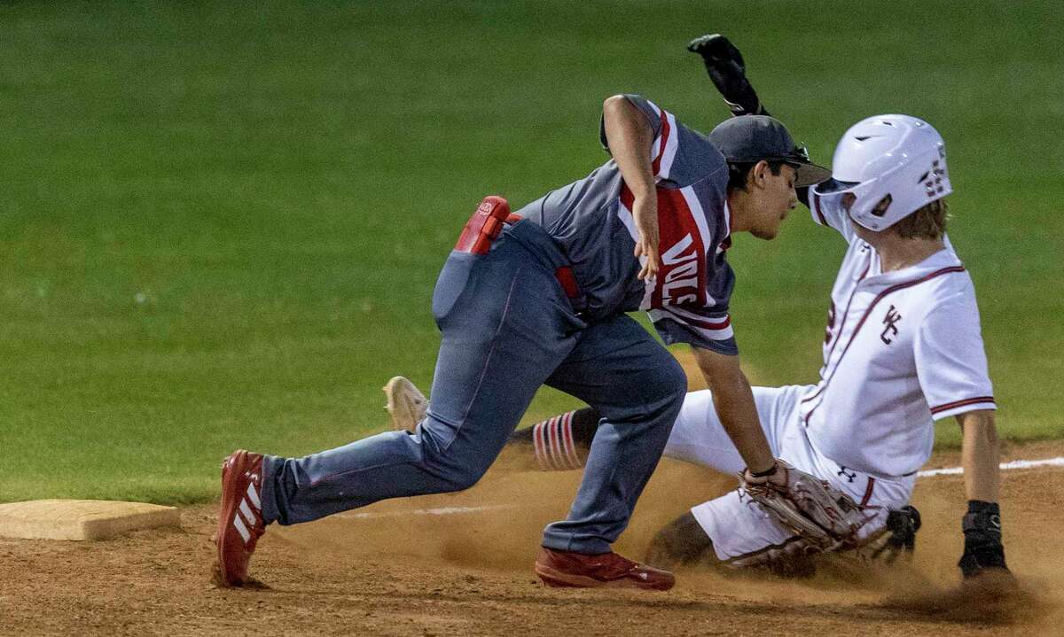 Churchill knocks off LEE to clinch playoff spot