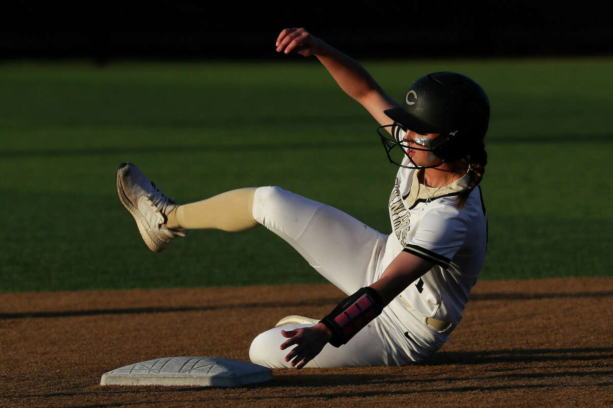 Conroe makes more history with win over Dekaney, advancement to area
