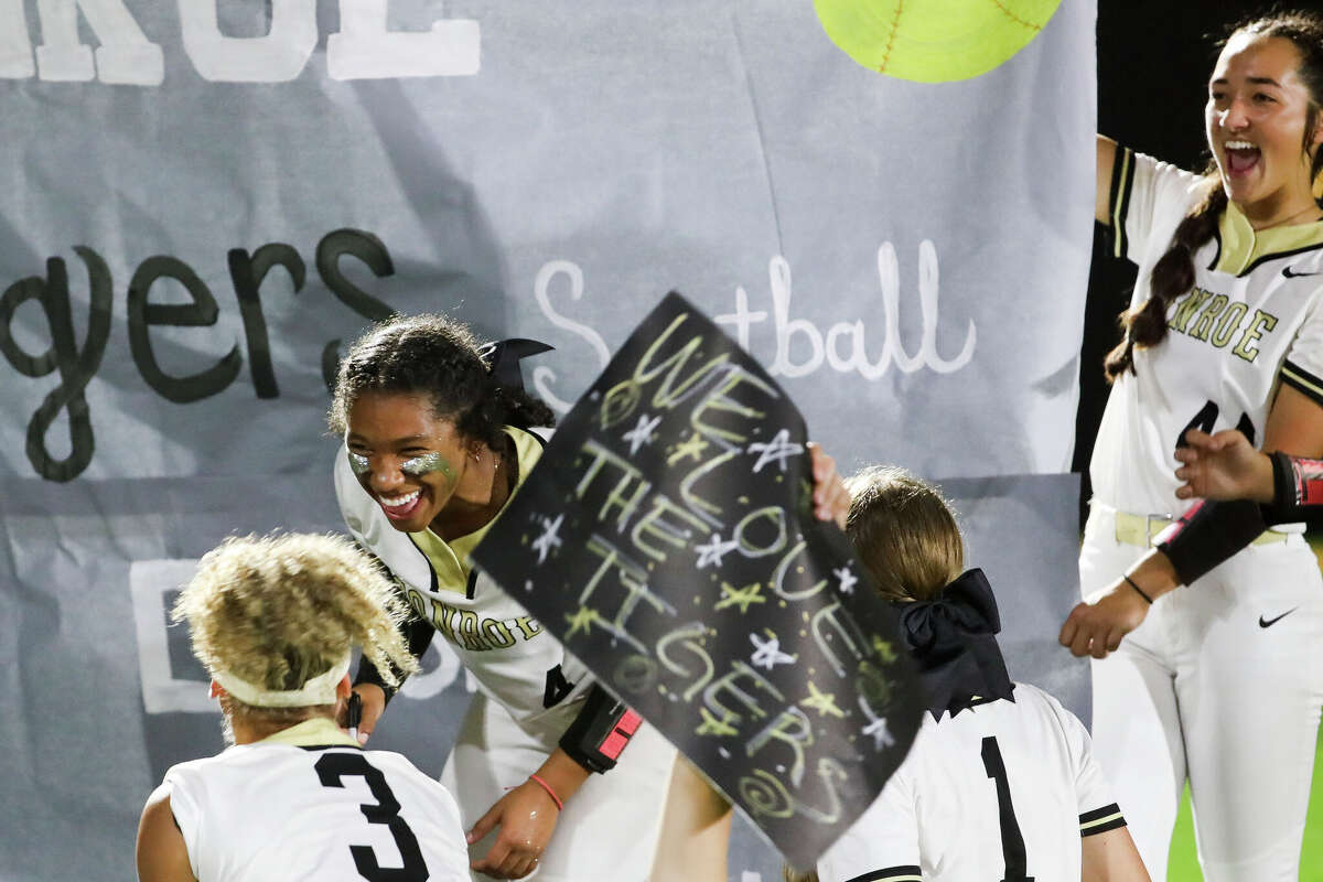 Conroe makes more history with win over Dekaney, advancement to area