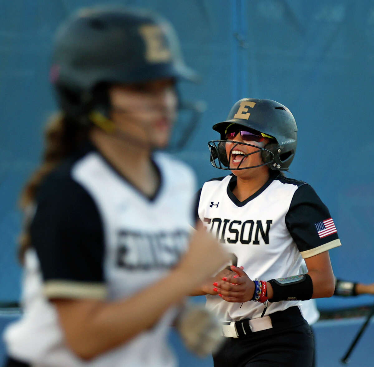 Softball: Edison tops Medina Valley to advance in playoffs