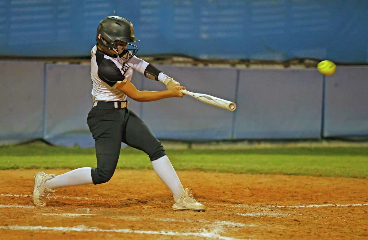 Softball: Edison tops Medina Valley to advance in playoffs