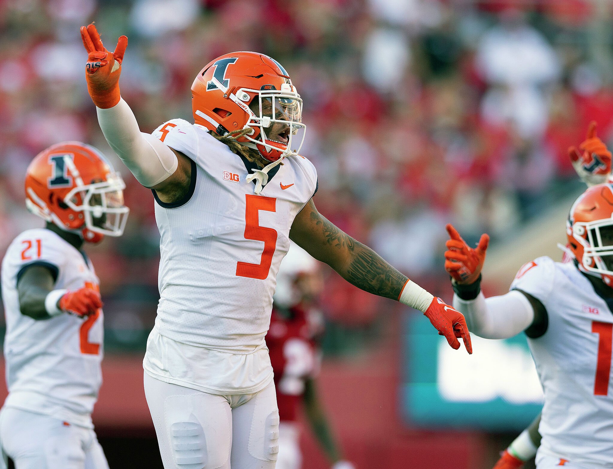 Hart second Illinois LB to enter transfer portal