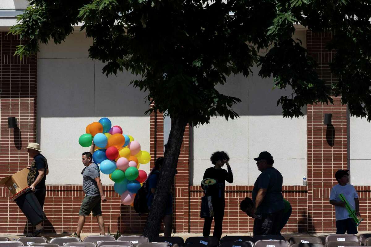 After Fiesta parades and parties, there's a big mess to clean up