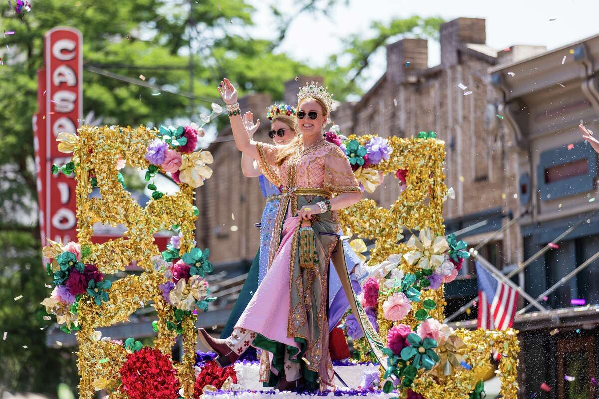 Photos from the Battle of Flowers Parade at Fiesta San Antonio 2023