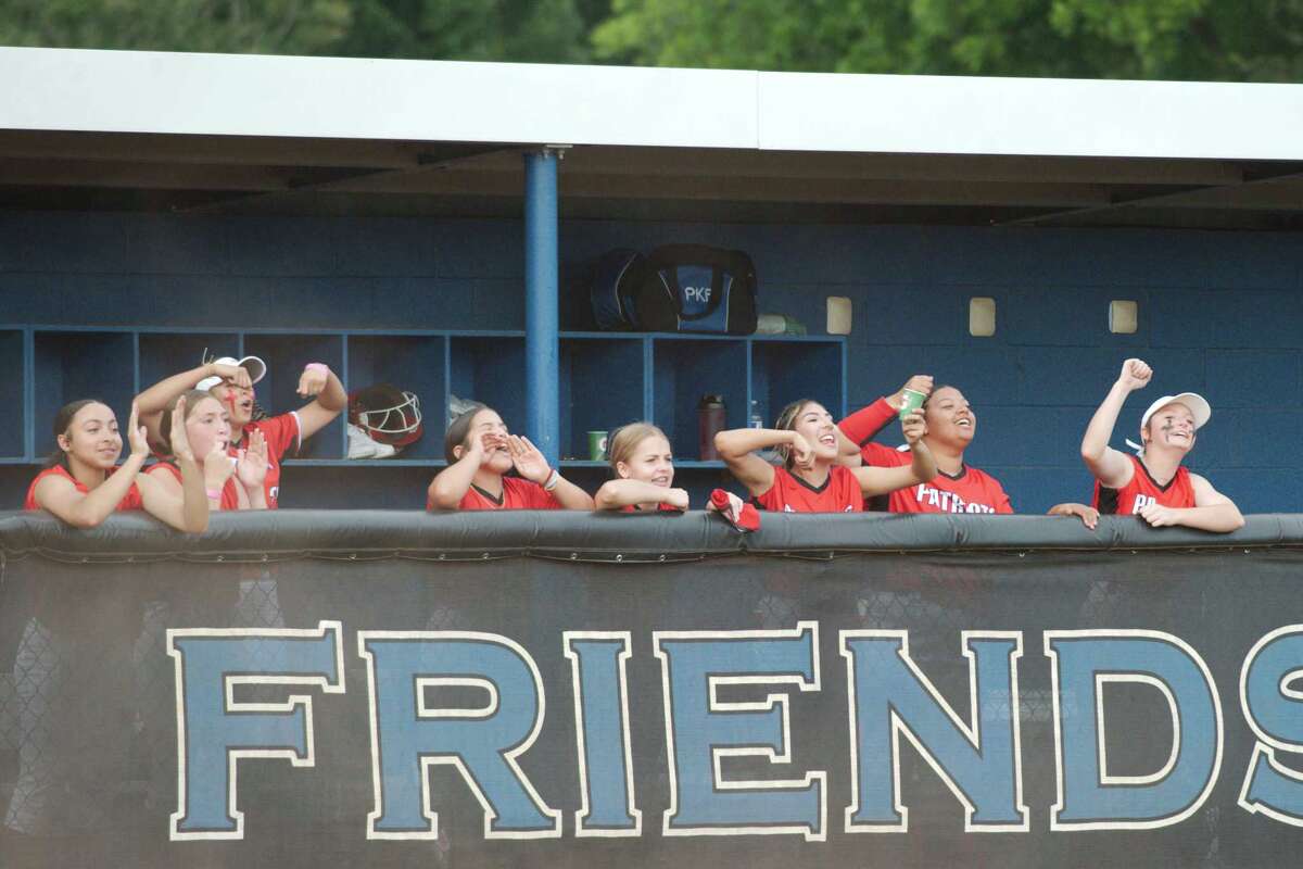 Friendswood downs Goose Creek Memorial for softball series sweep