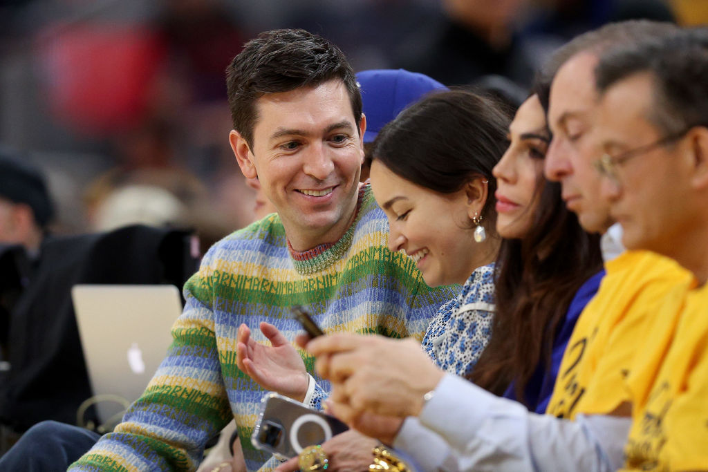 Ronnie Lott, Nicholas Braun among celebs at Warriors-Kings Game 6