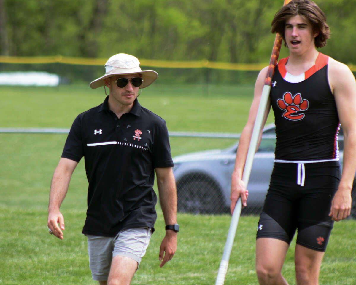 Ethan Stukenberg to pole vault at University of Wisconsin-Oshkosh