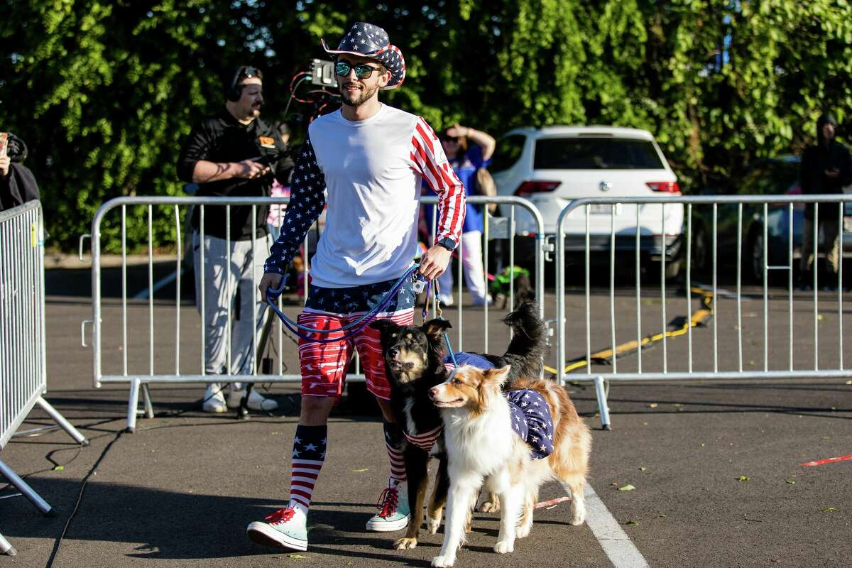 Fiesta's Pooch Parade takes over Alamo Heights