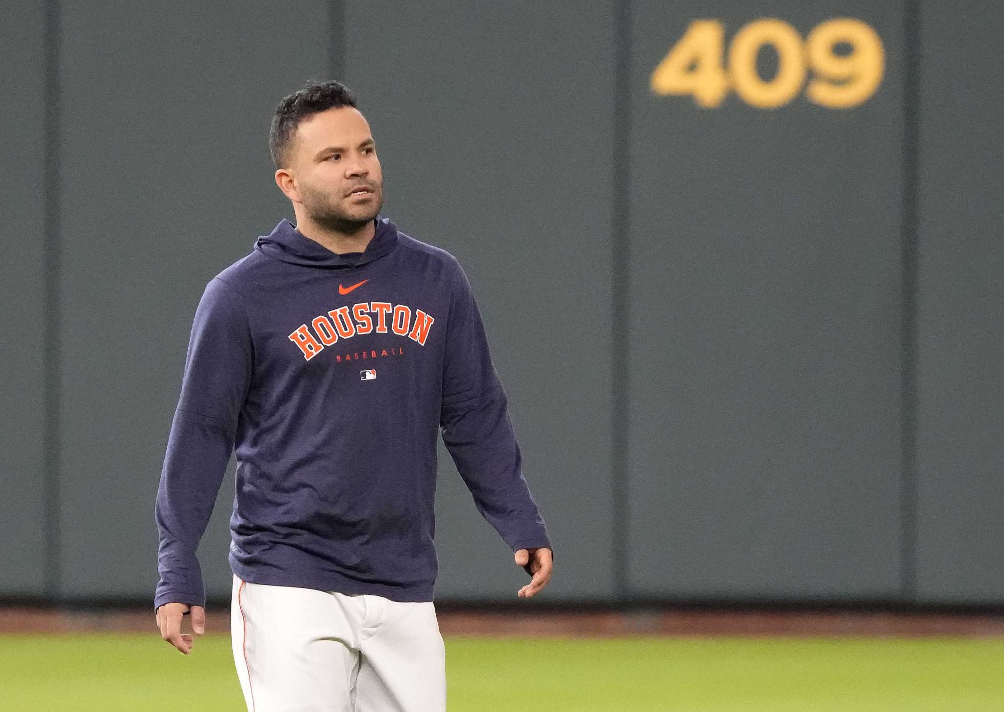 Houston Astros: Injured Jose Altuve progresses to taking ground balls