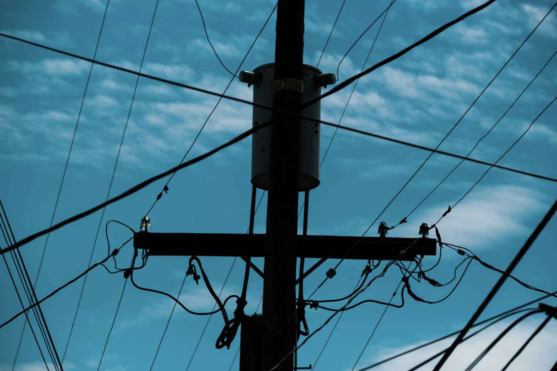 PG&E power shut-offs start in California amid red flag warning