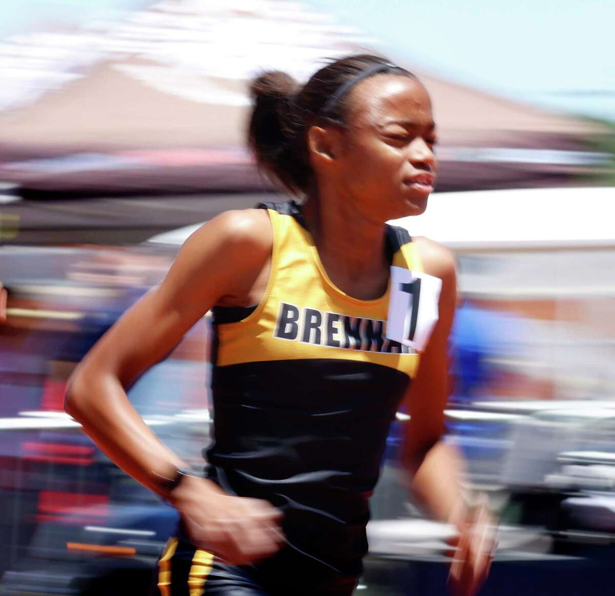 Track and field: Champion's Leachman recovers with strong performance