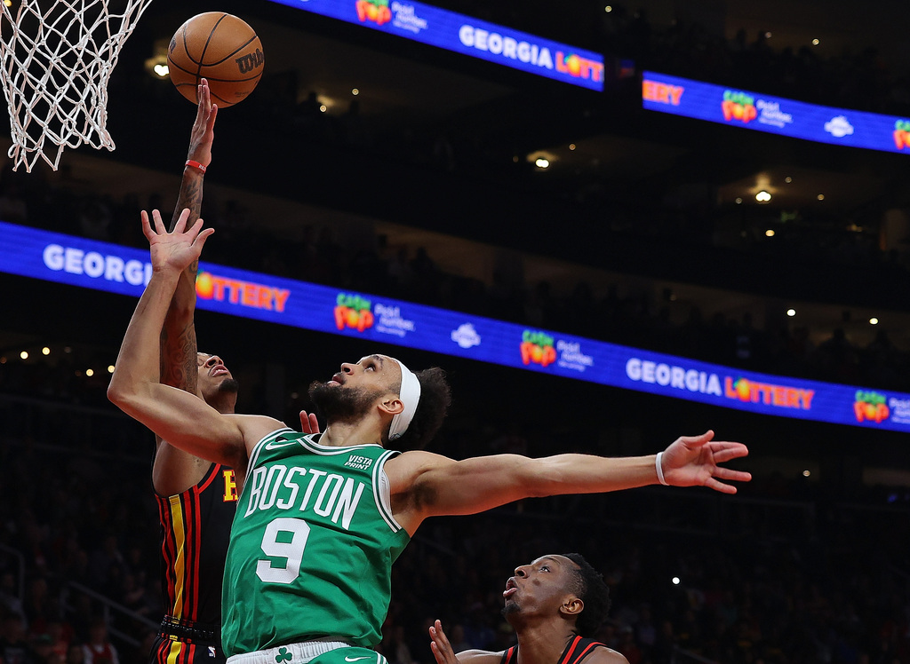 Finger: As Dejounte Murray points the finger, Derrick White moves on