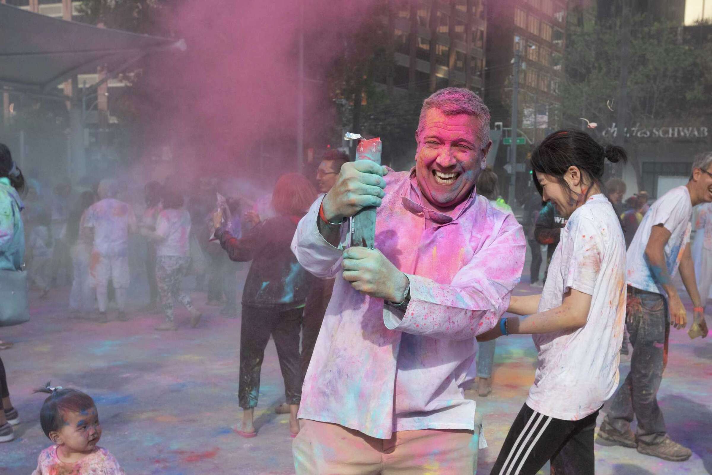 San Francisco neighborhood turns out for colorful Holi festival