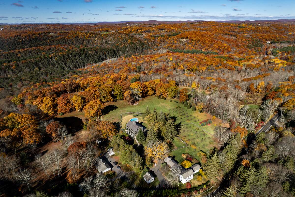 18th-century farm turned luxury estate in CT listed for $9.5M