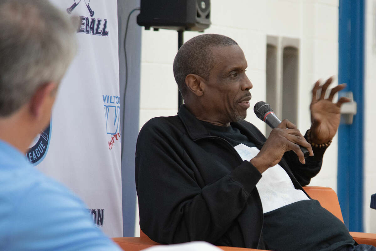 Mets great Dwight 'Doc' Gooden raises funds for Wilton baseball