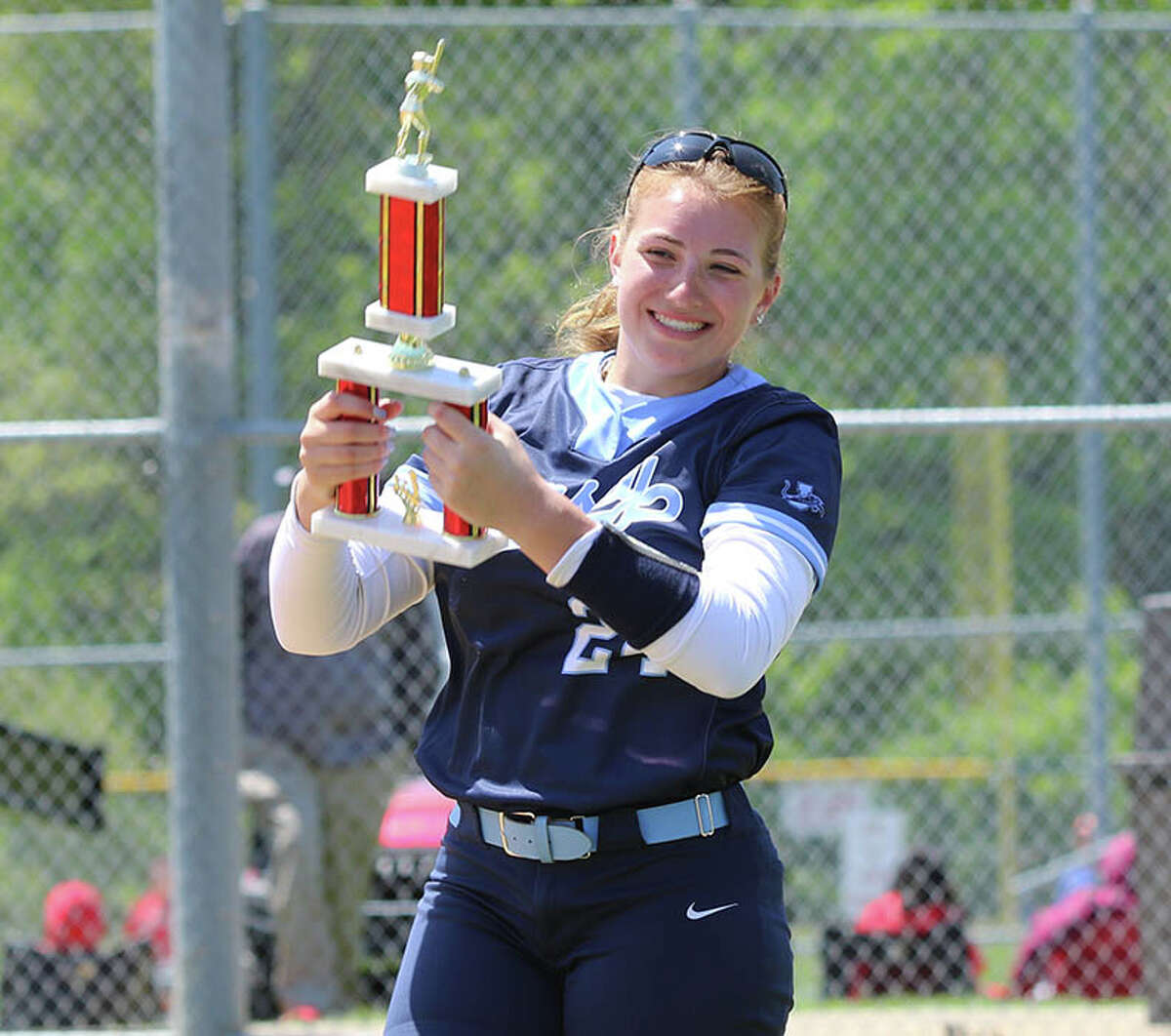 Jersey softball bounces back after heartbreaking runs