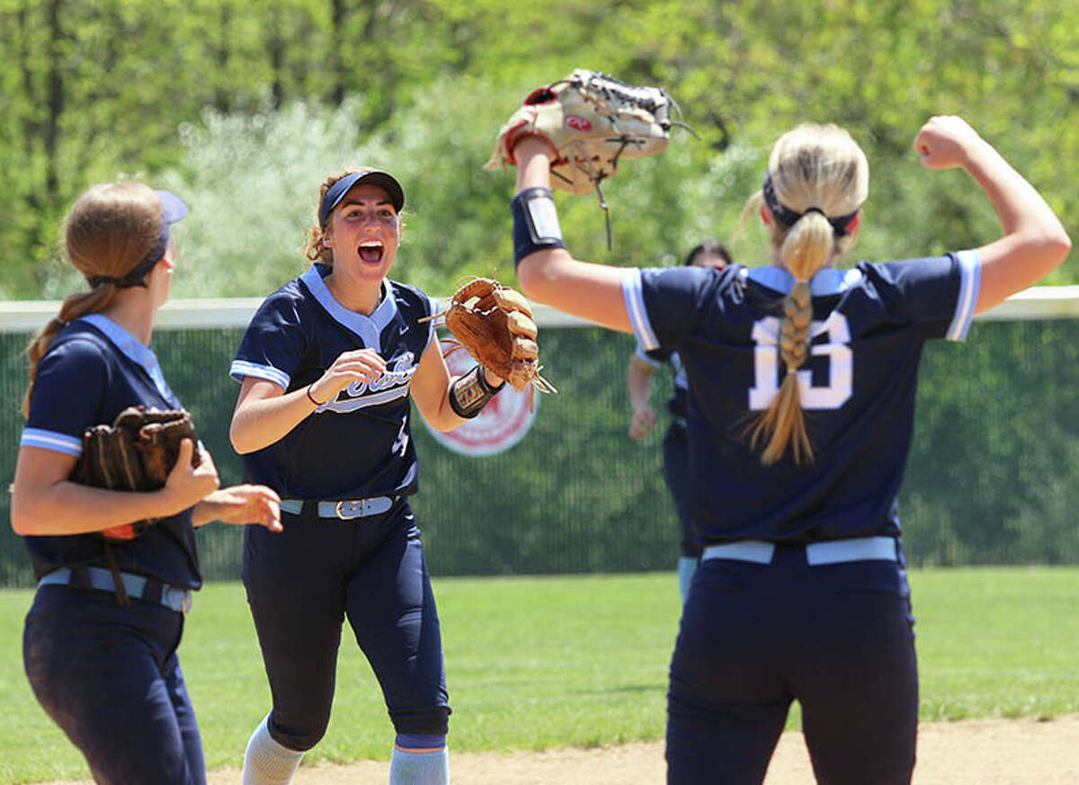 Jersey softball bounces back after heartbreaking runs