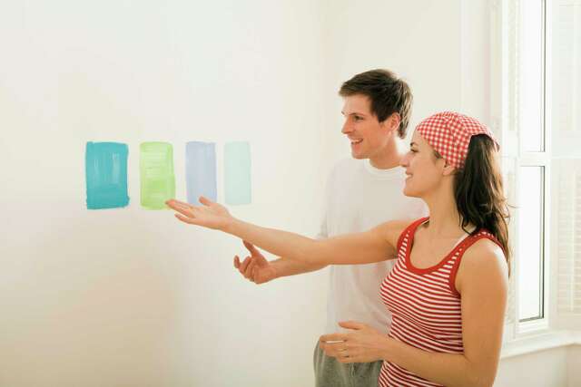 How to Texture Ceilings With a Sponge