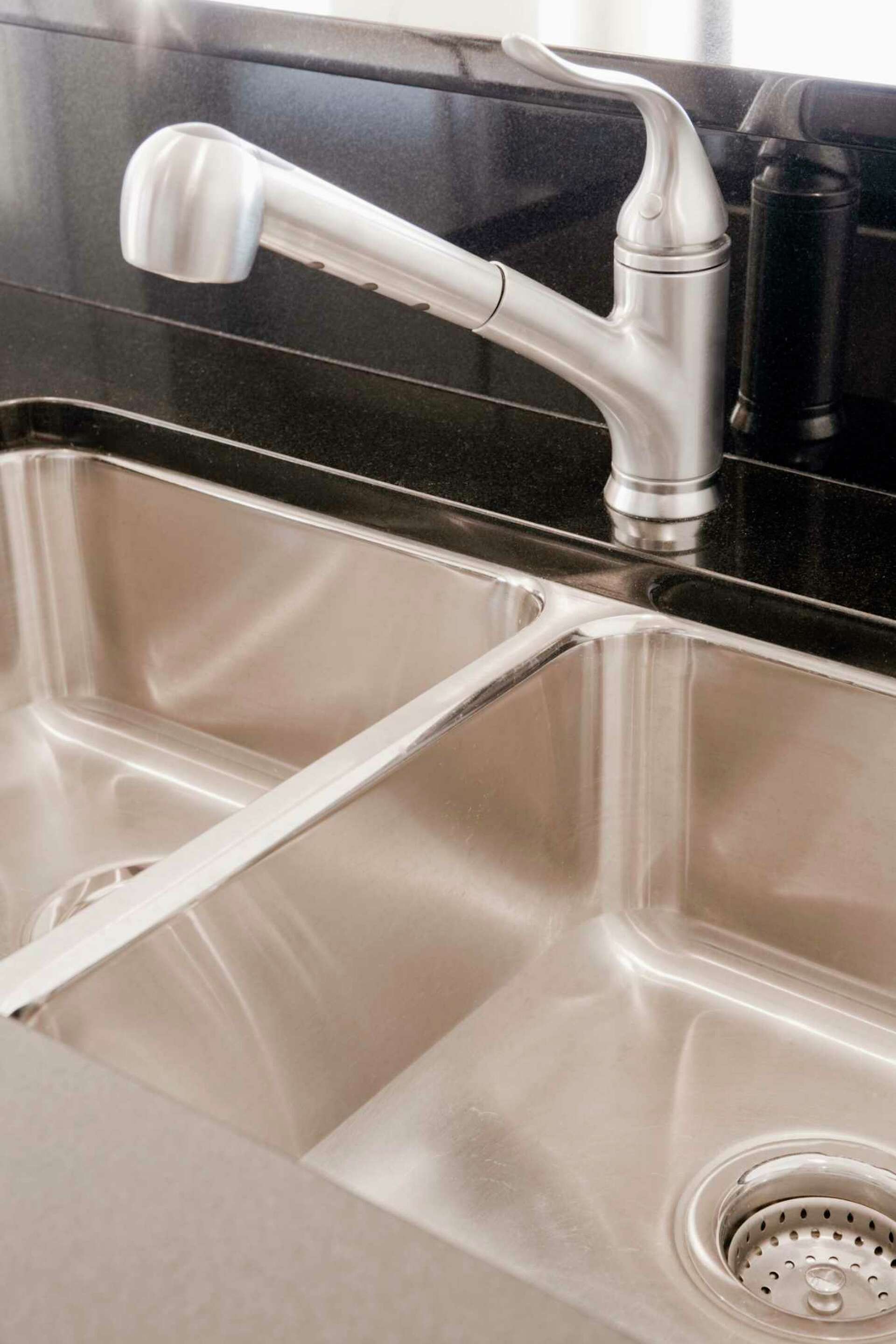 How to Hook Up the Drains on an Offset Sink