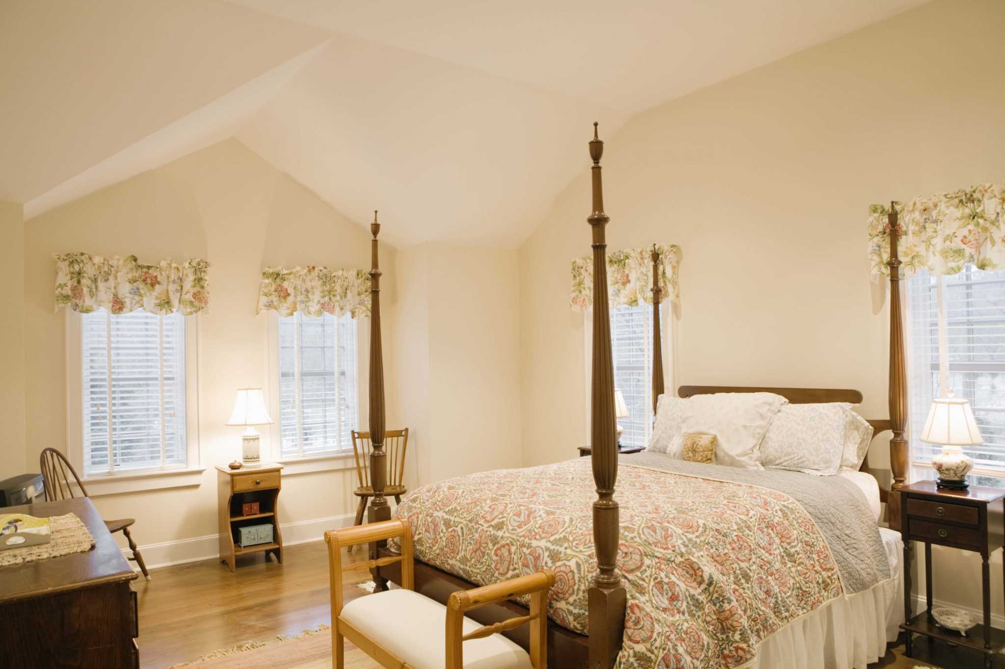 Changing the Posts on High Poster Beds