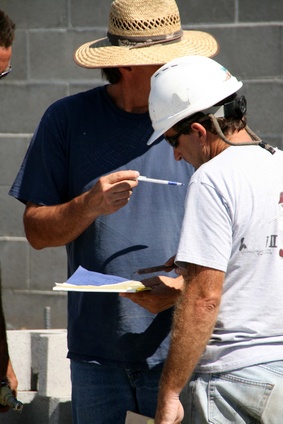 How Do I Check the Background of a General Contractor?