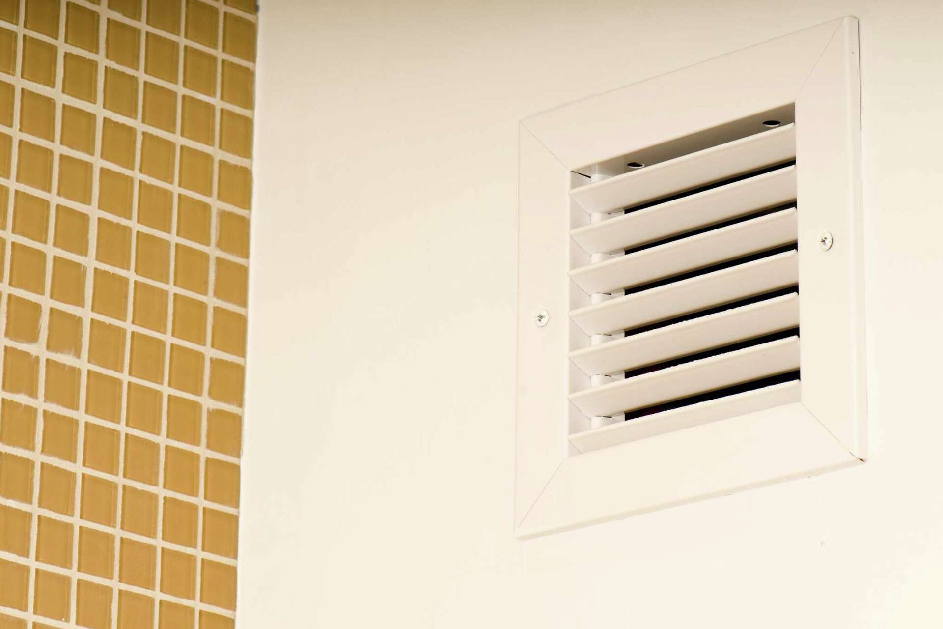 How to Camouflage Wall Vents