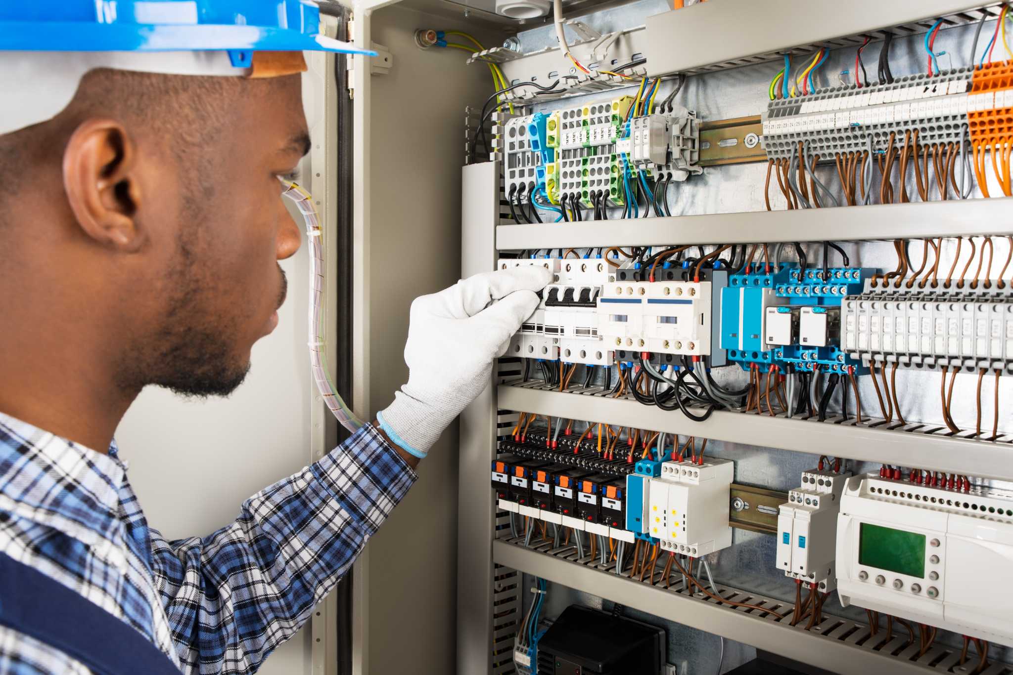 How to Check a Fuse at the Home Fuse Box