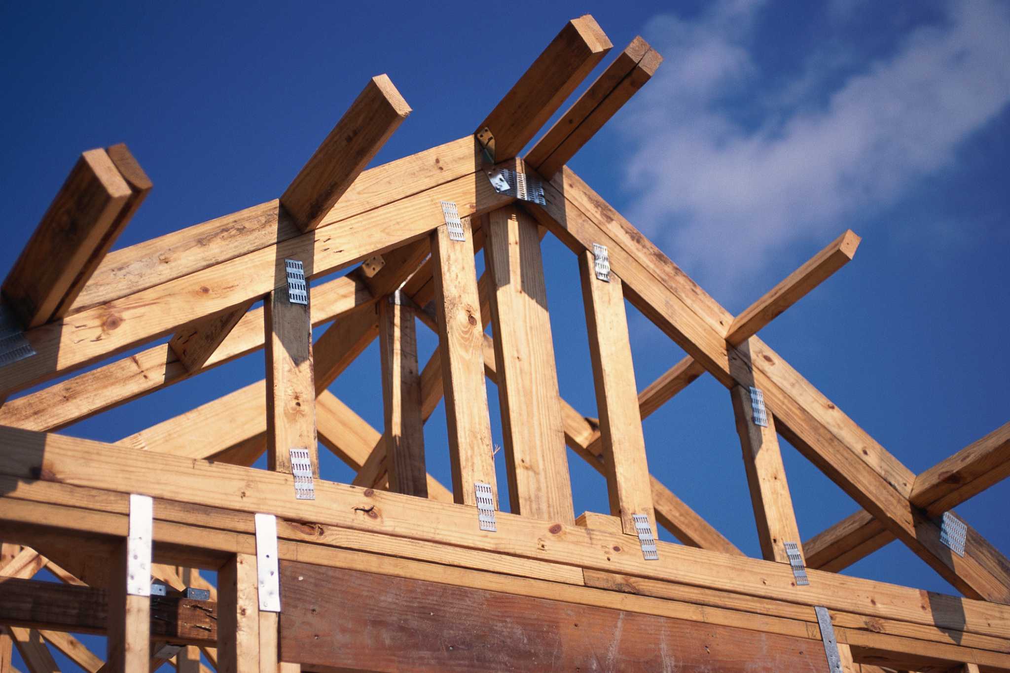 How to Check for a Sagging Roof