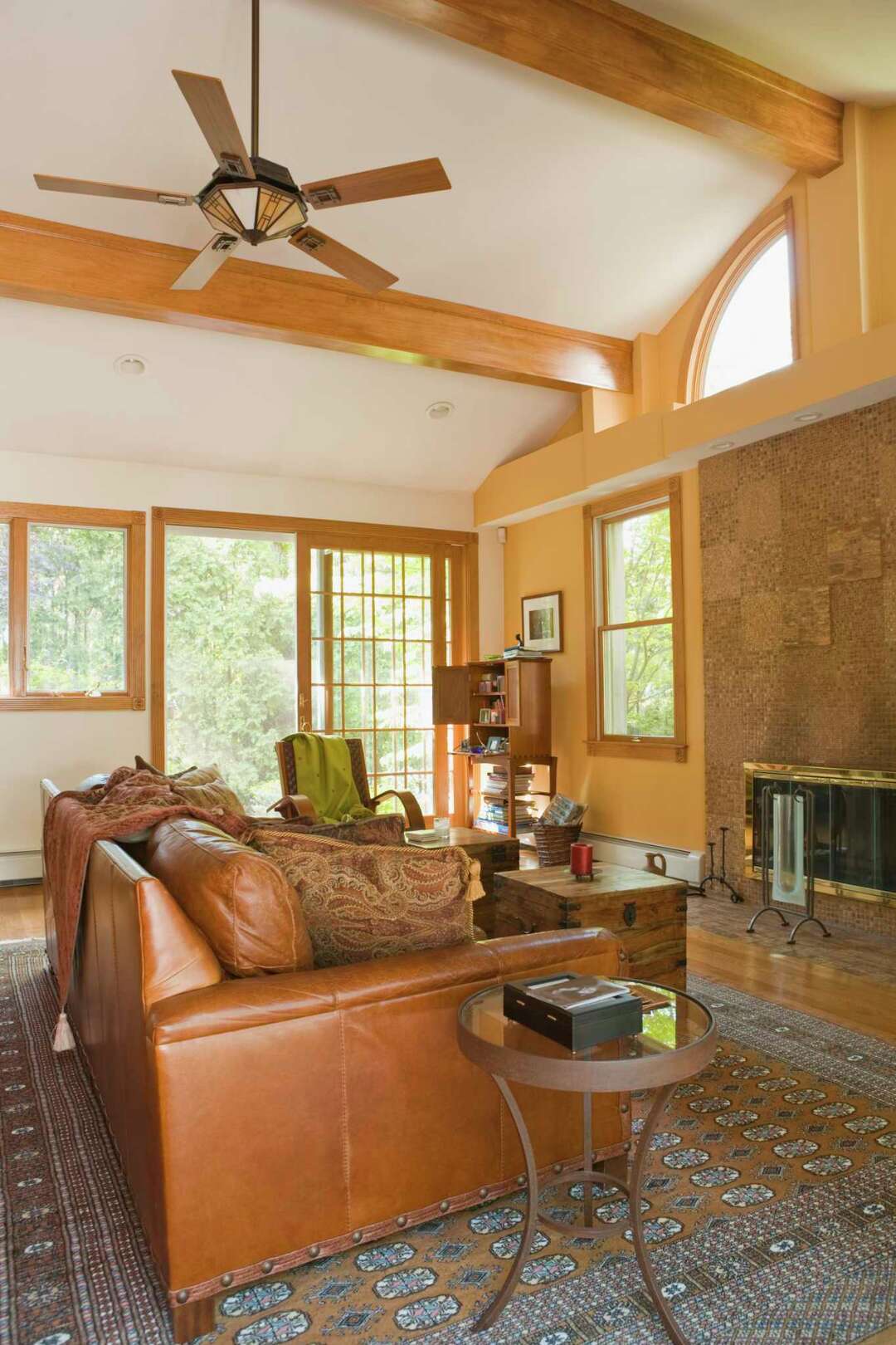 How to Find the Pitch of a Ceiling