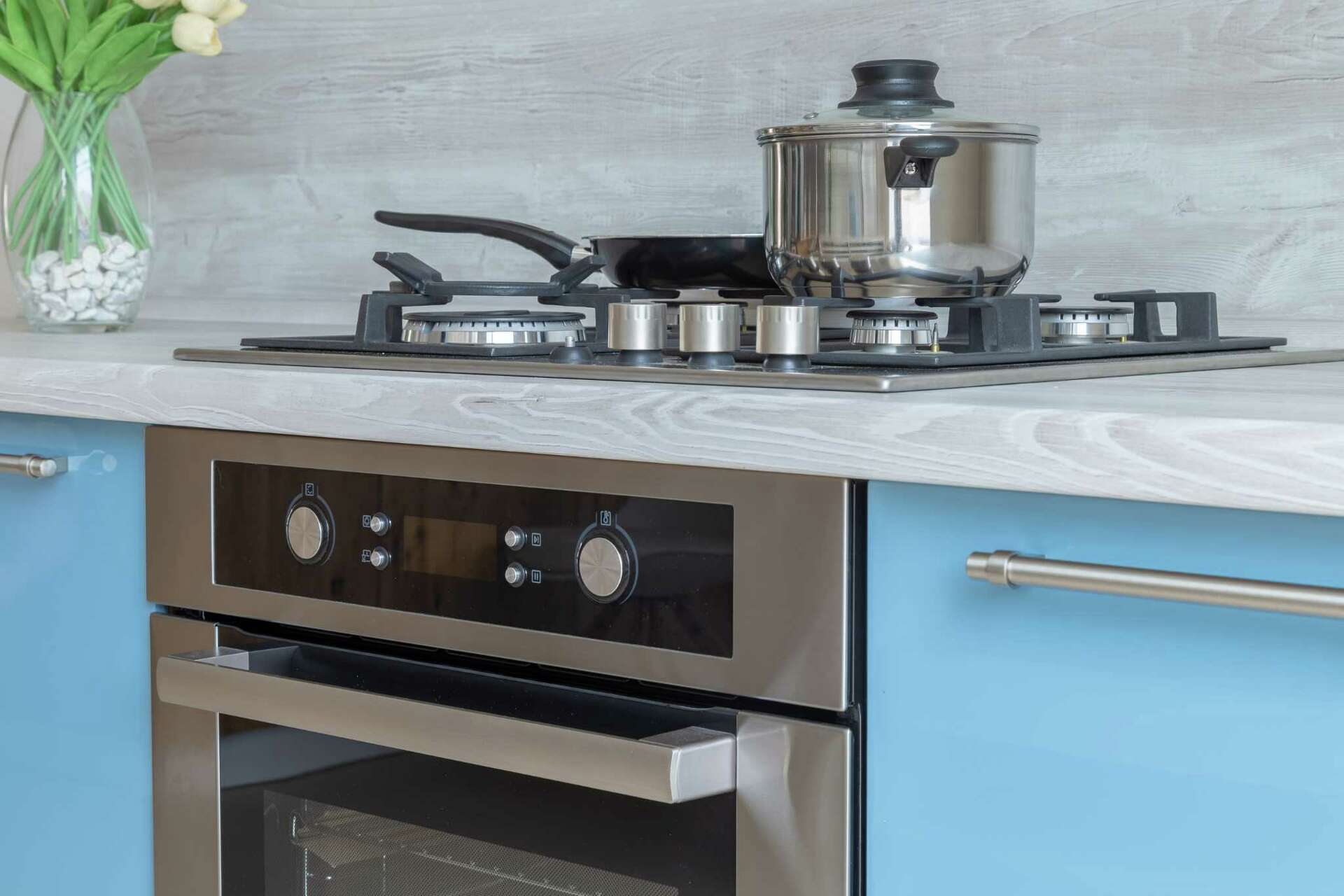 How to Clear the Oven Lock Mechanism on a Kenmore Stove