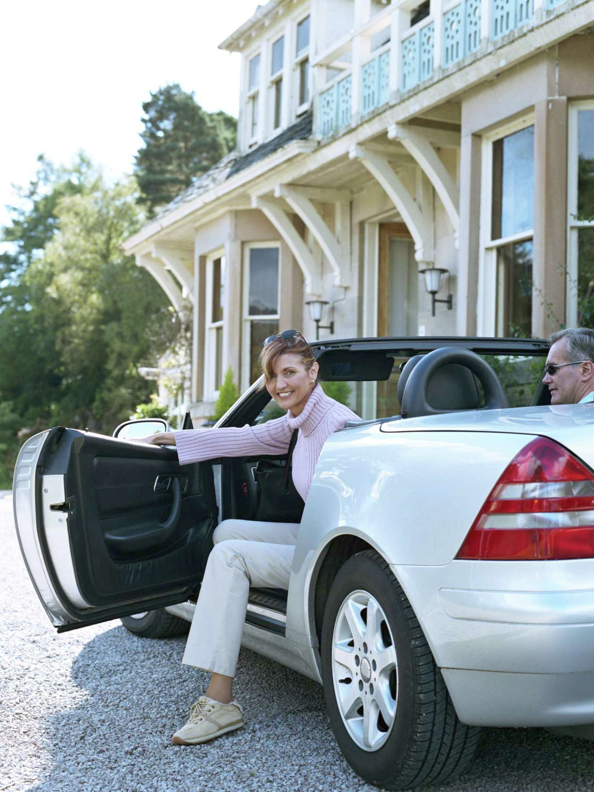 How to Install a Plastic Water Line Under a Gravel Driveway