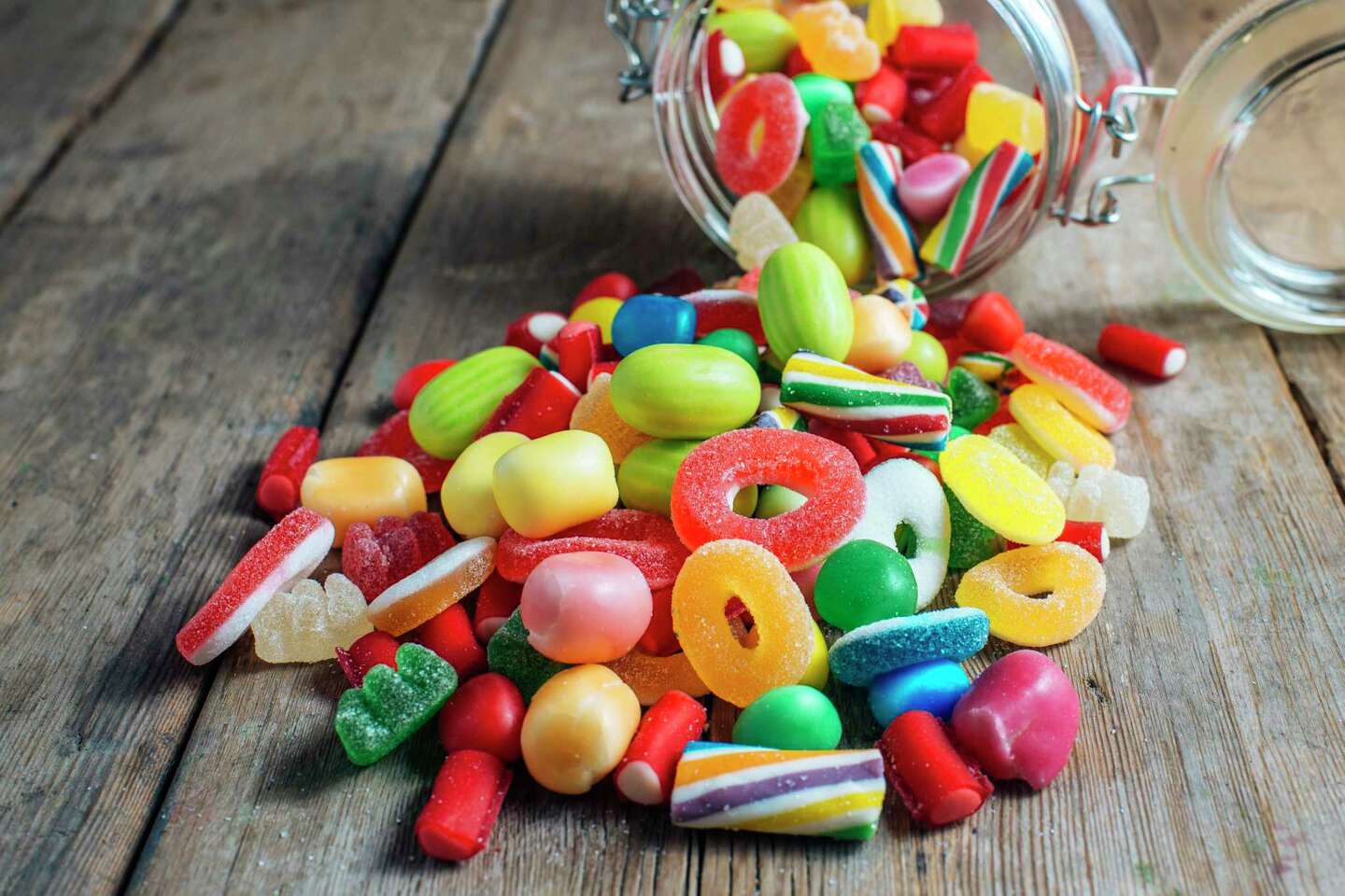 Disadvantages to Eating More Sweets & Candy