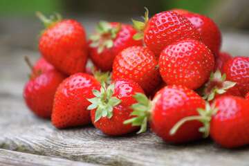 How Much Vitamin C Is in a Strawberry?