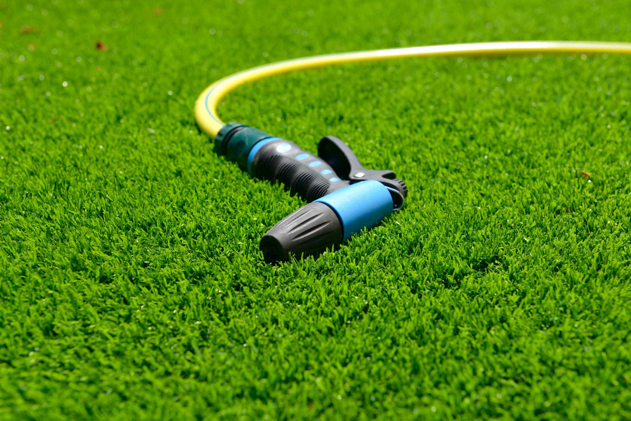 How to Compact Soil With a Water Hose