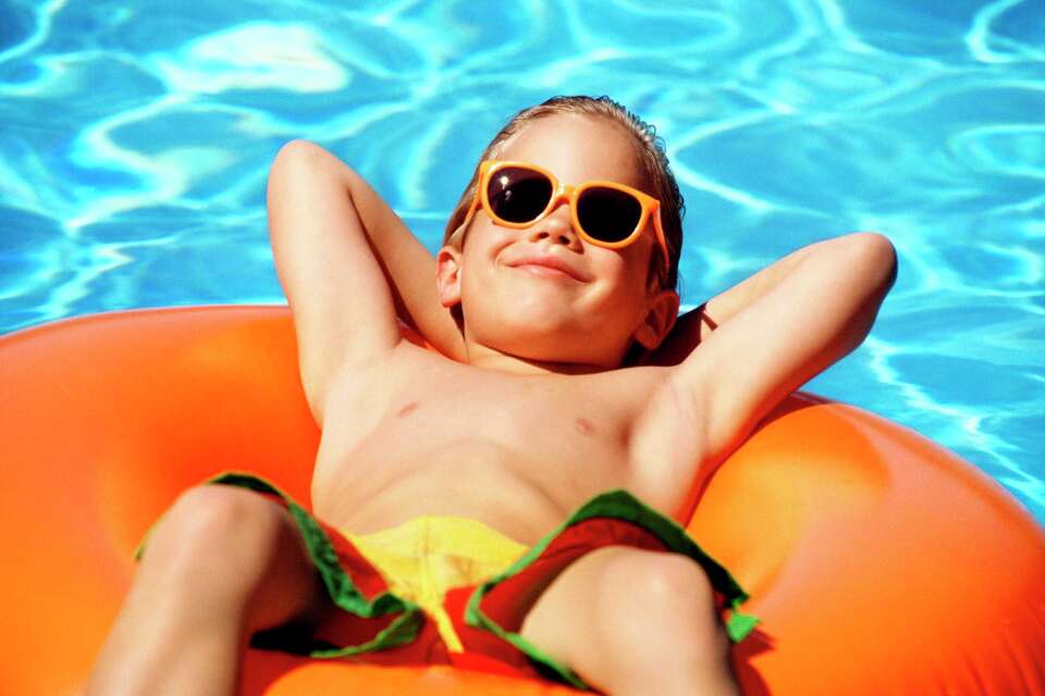 What Should the Hourly Turnover Rate Be in Swimming Pools?