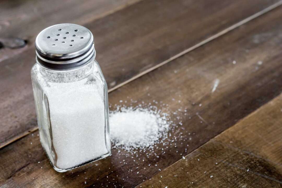 How Many Grams of Sodium Are in Table Salt?