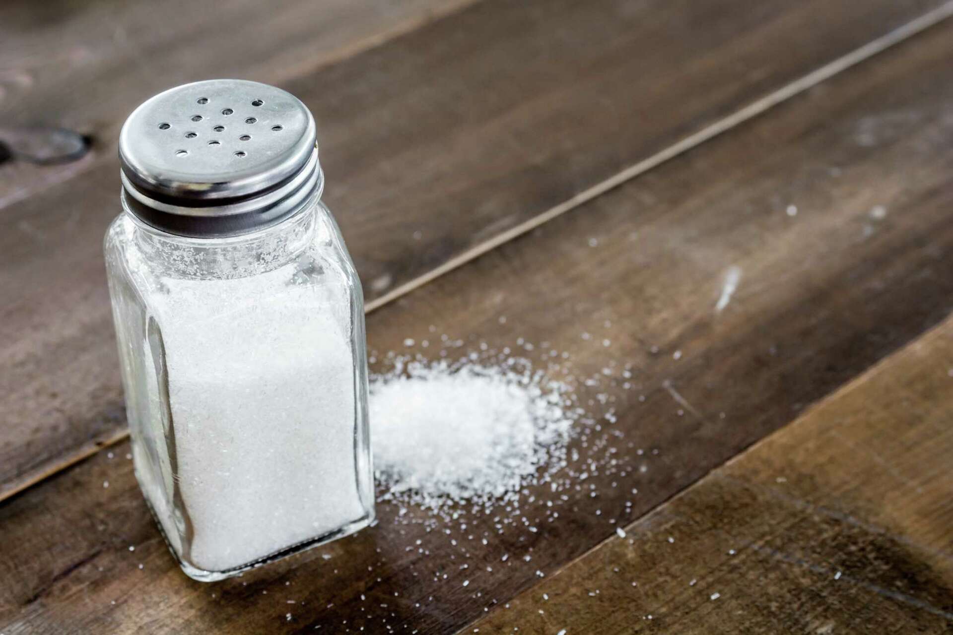 How Many Grams of Sodium Are in Table Salt?