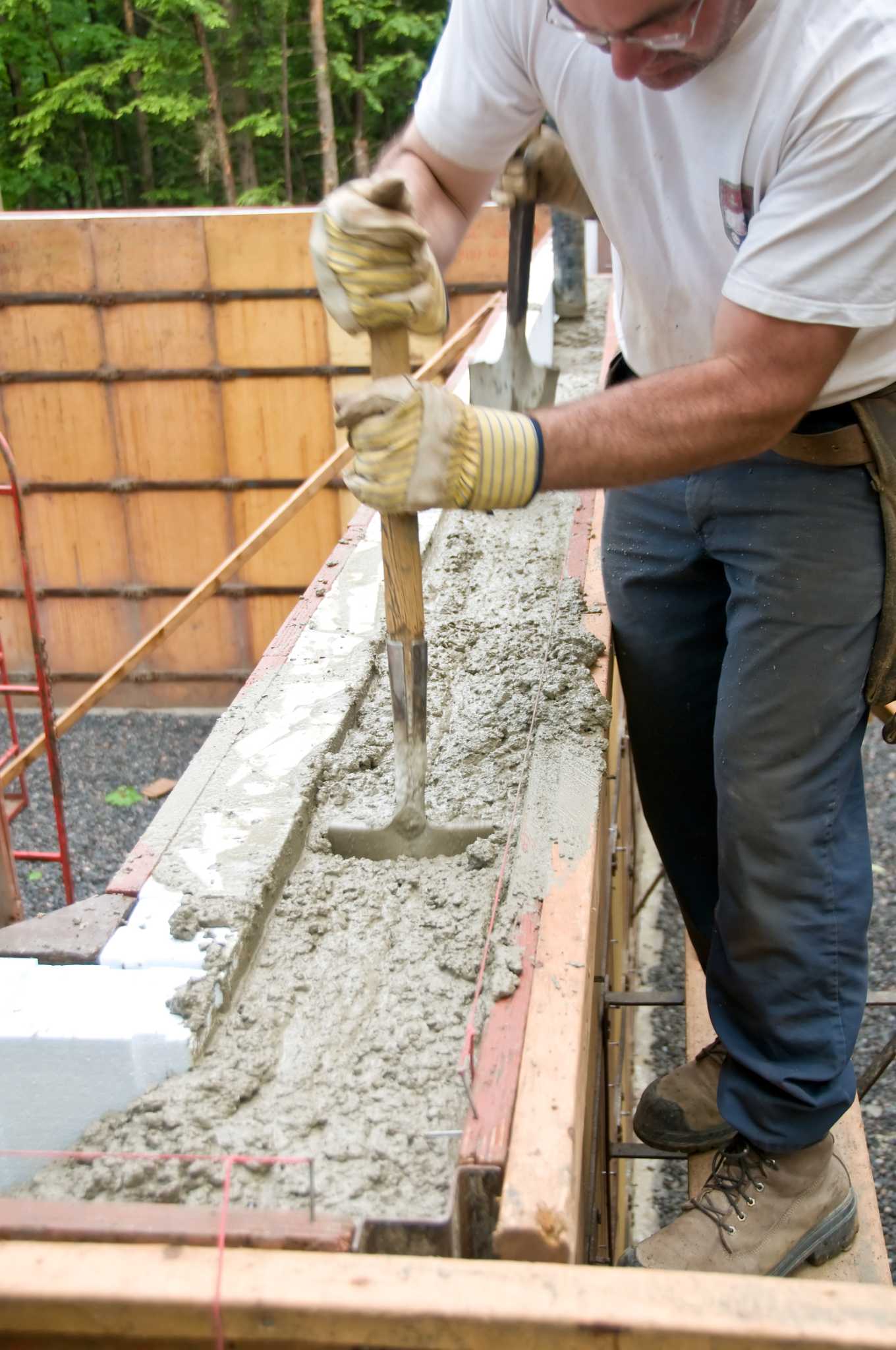 Concrete Pouring & Leveling Methods
