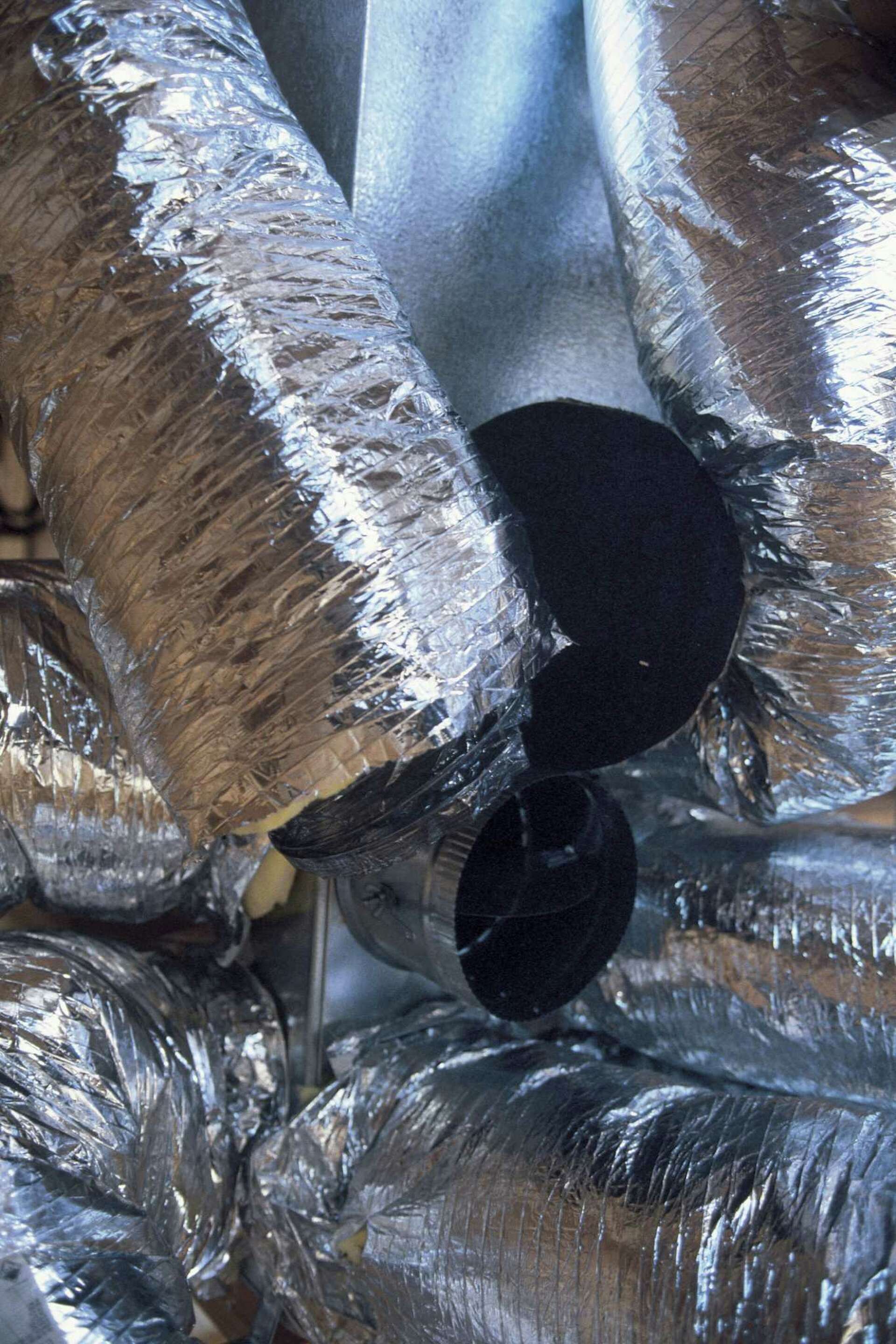 How to Repair Torn Insulation on Ducts