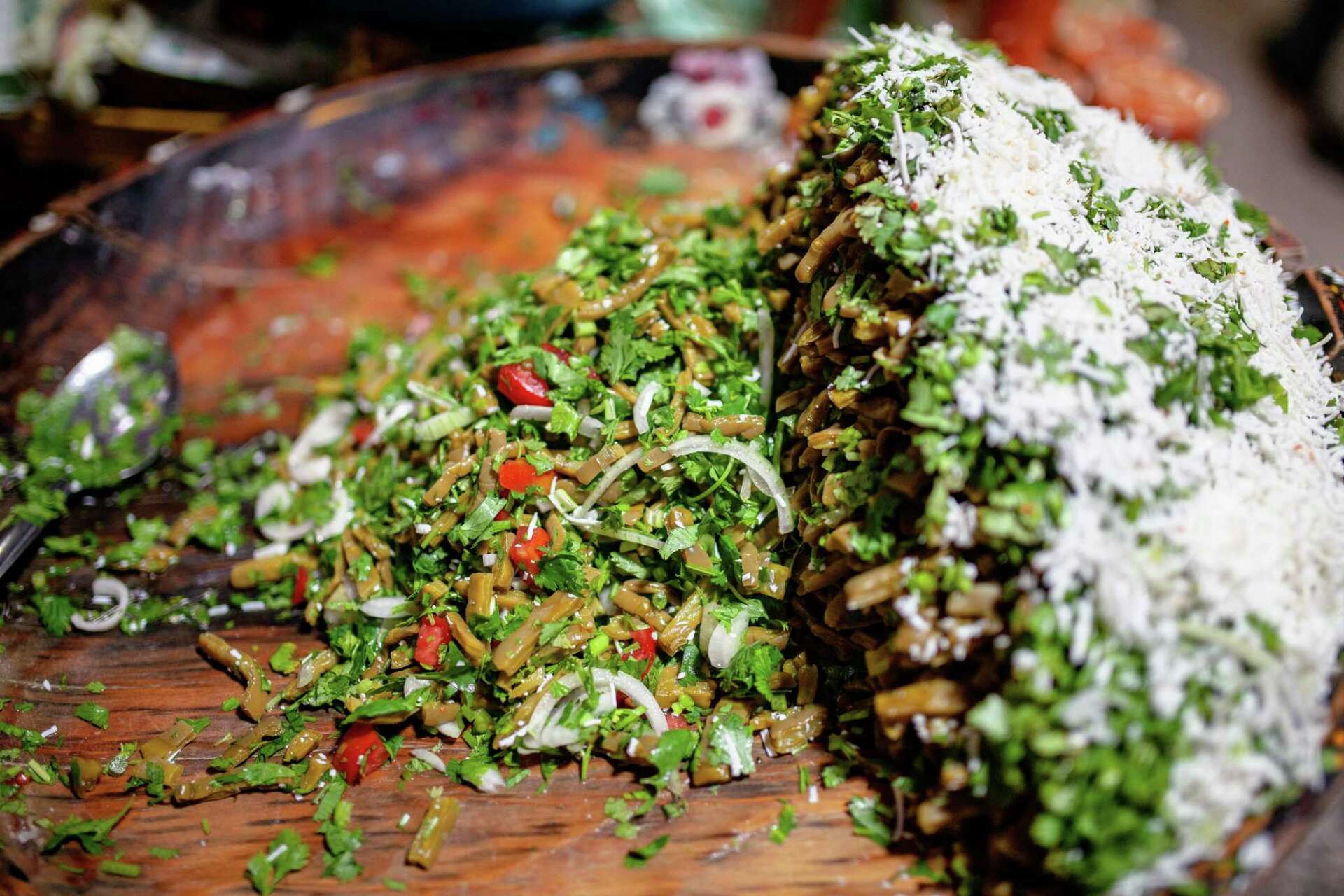 How to Eat Nopalitos Raw