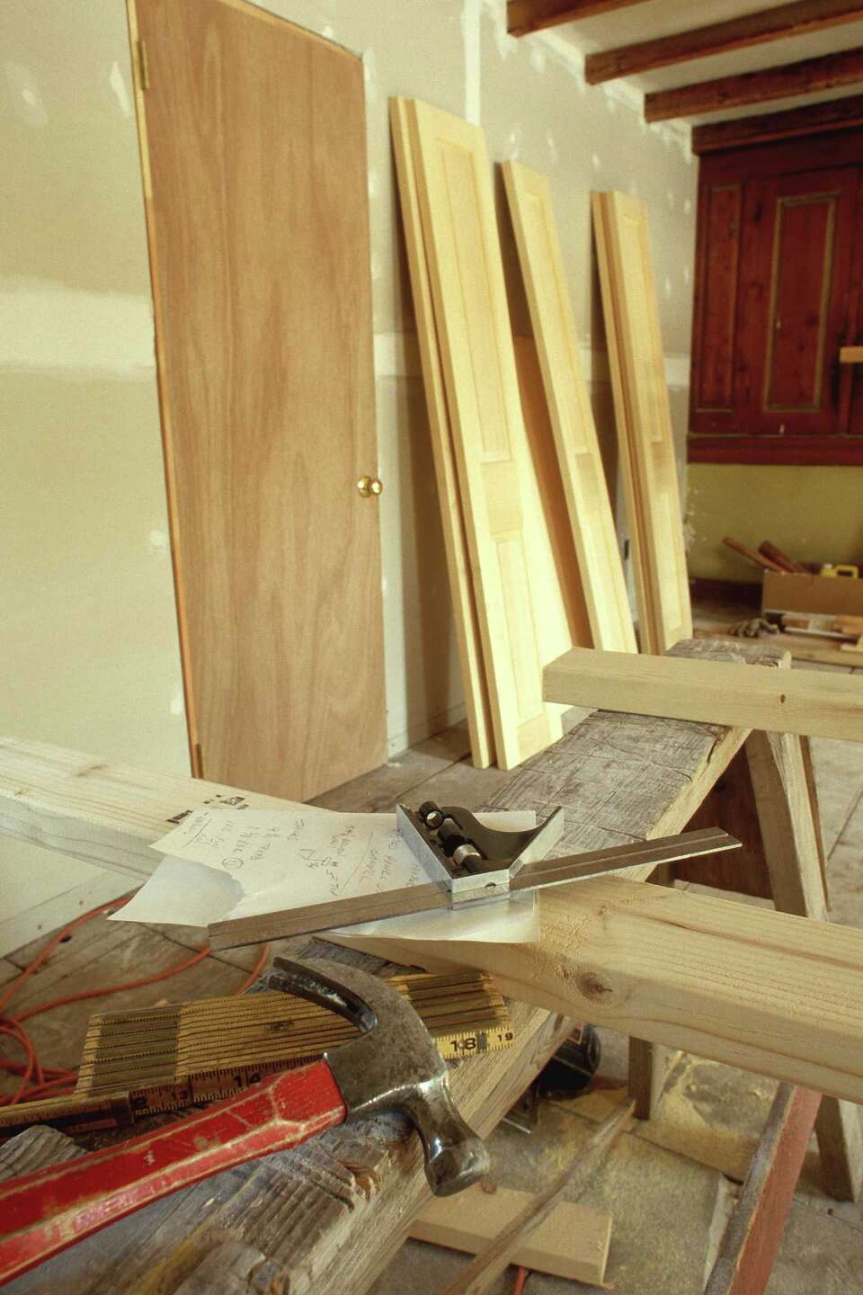 How to Cut Out Slots for Door Hinges in a Slab Door