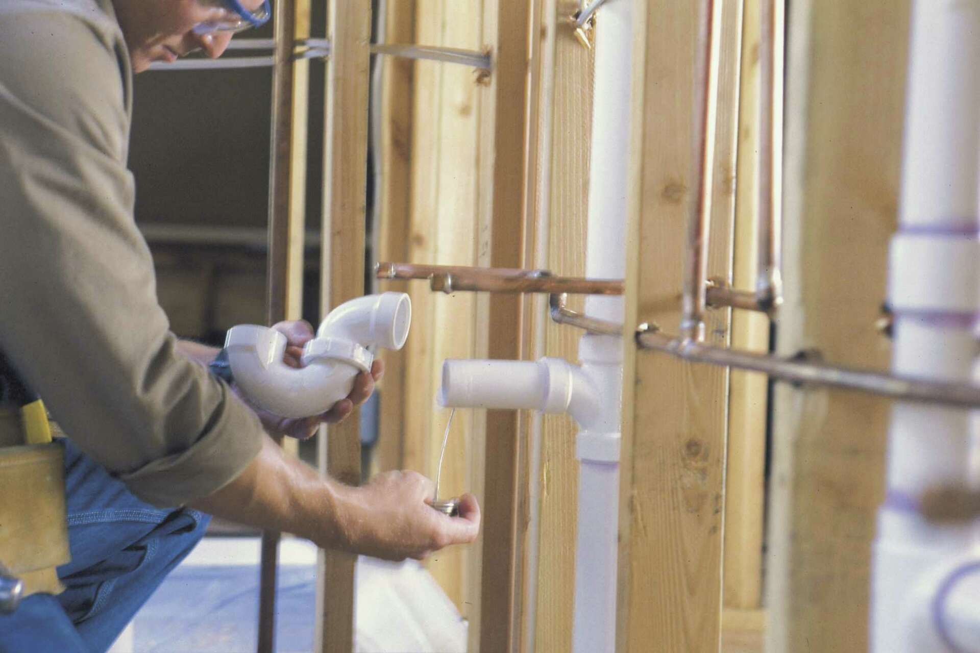 Plumbing a Vent Using a Tee Fitting