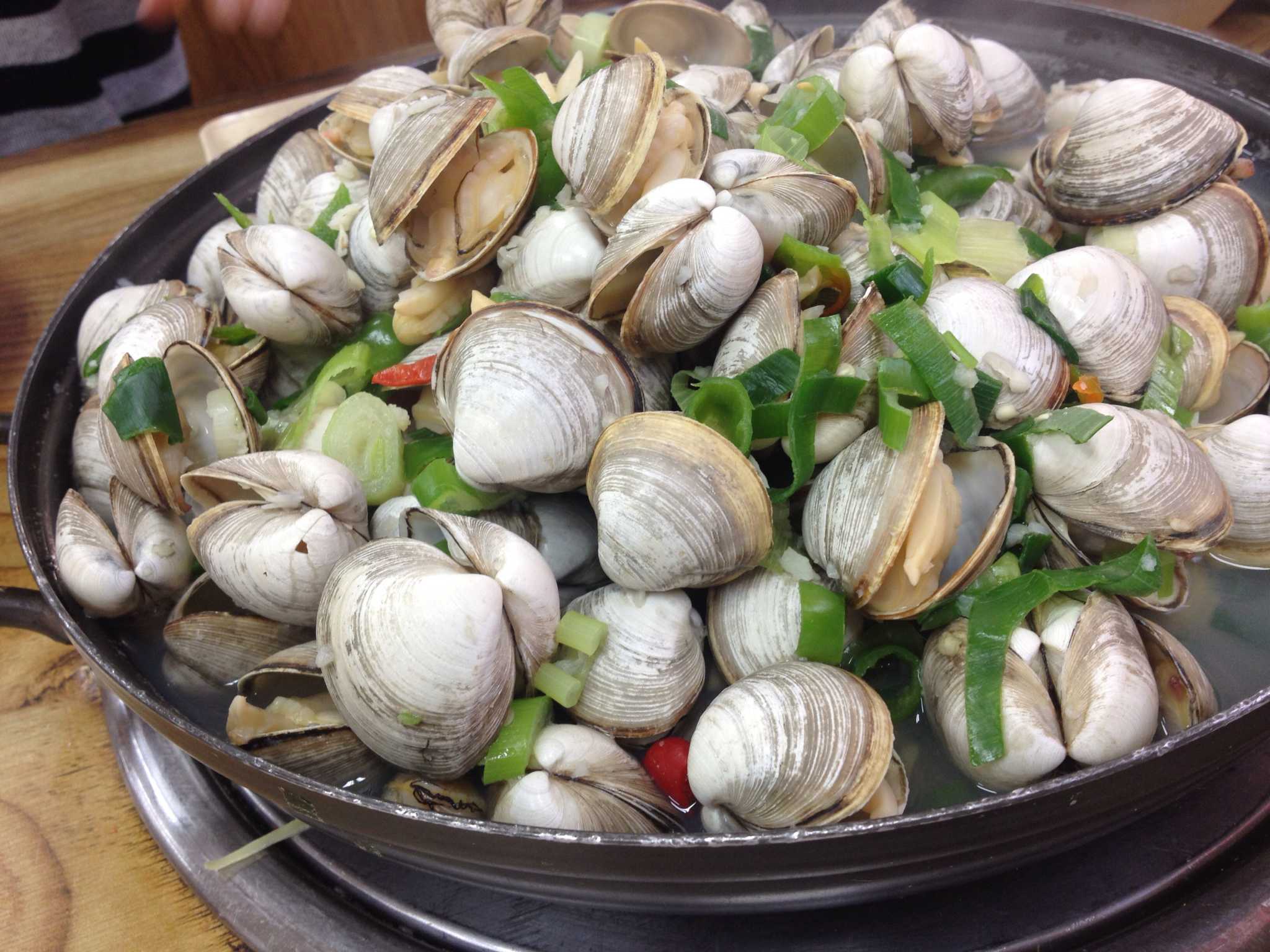 What Foods Are Good With Clams?