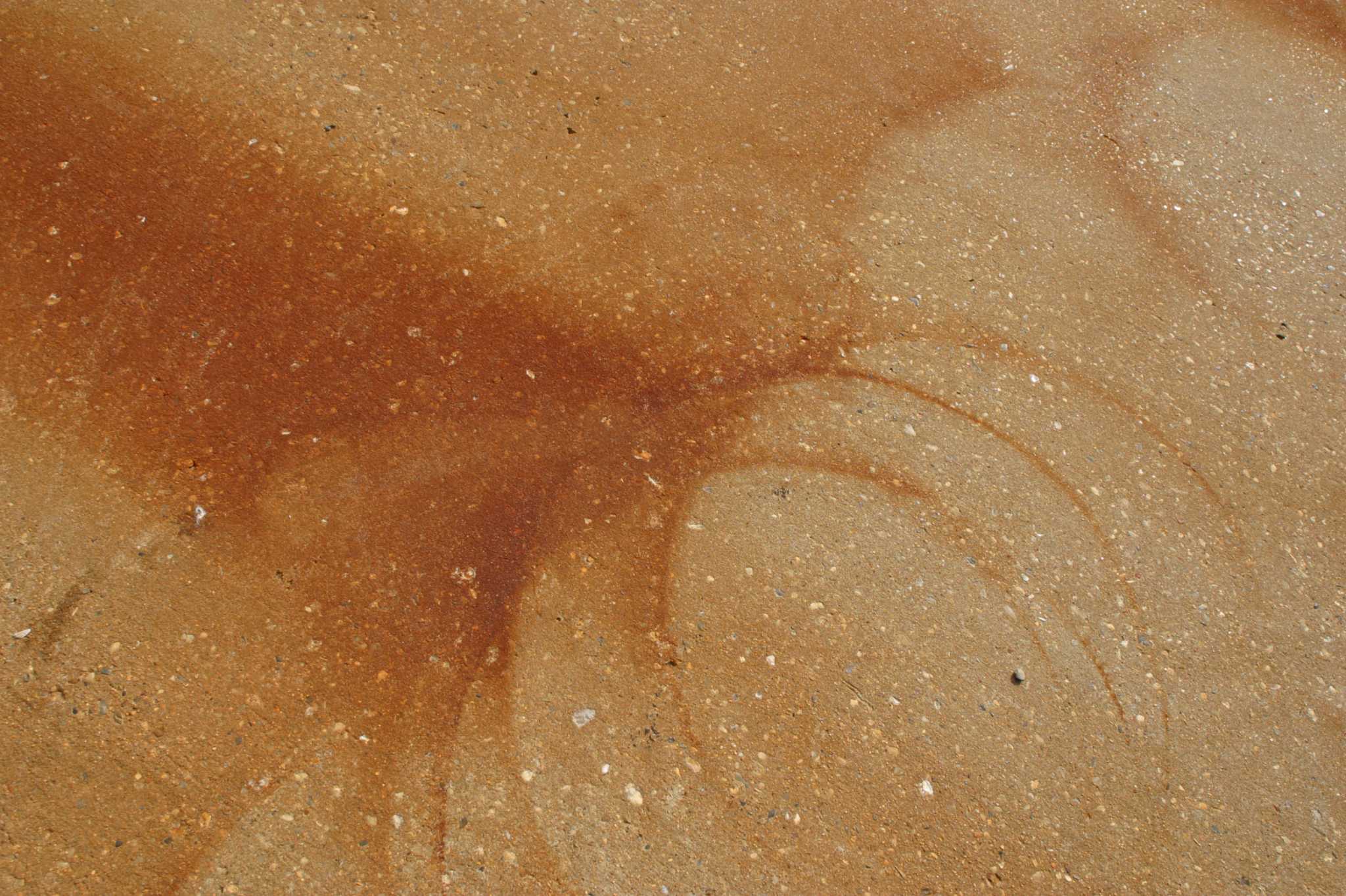 How to Stain Concrete With Iron Oxide