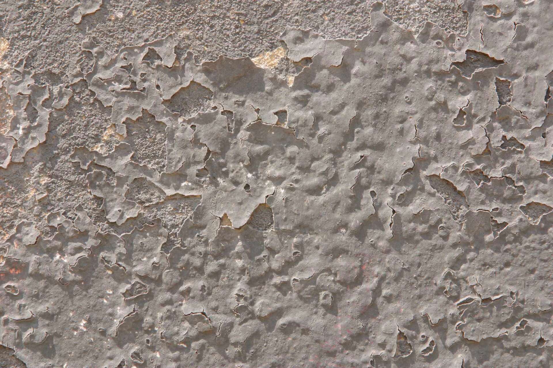 How to Cover Up Chipped Paint on a Textured Wall