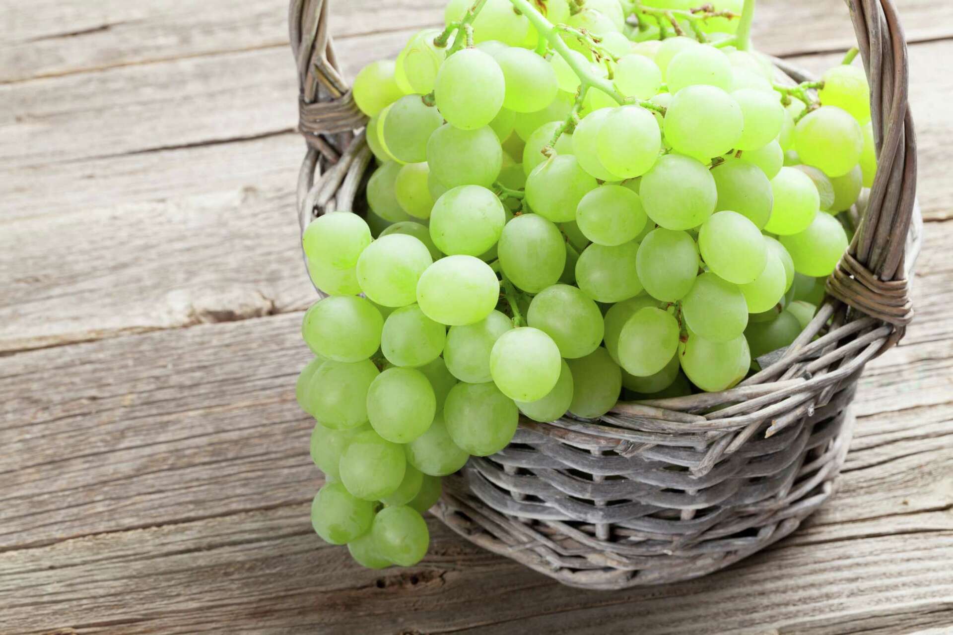 Are Green Seedless Grapes Good for You?