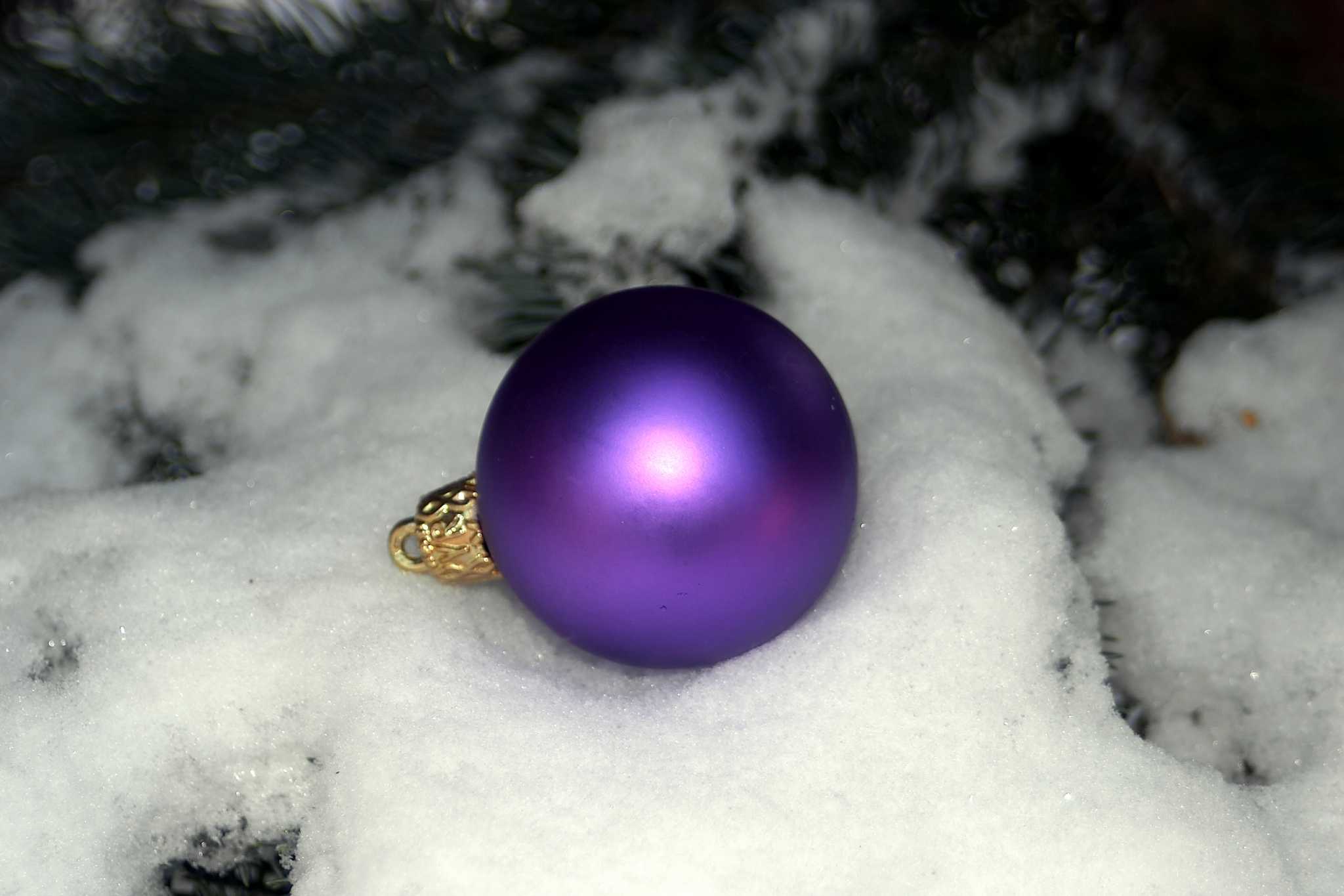 How to Create Ice Drops on Christmas Decor