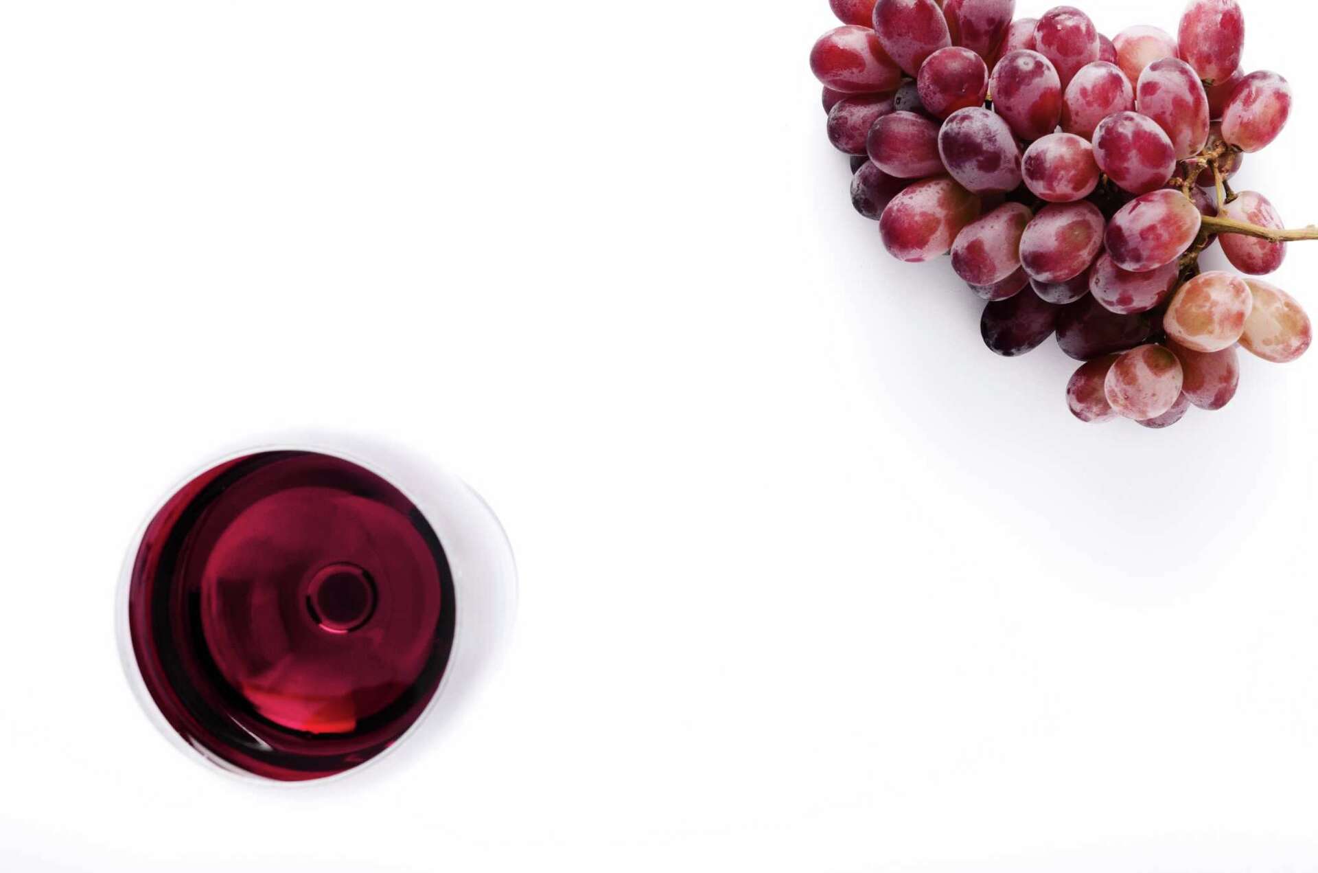 What Are the Health Benefits of Drinking a Little Pinot Noir Wine Every ...