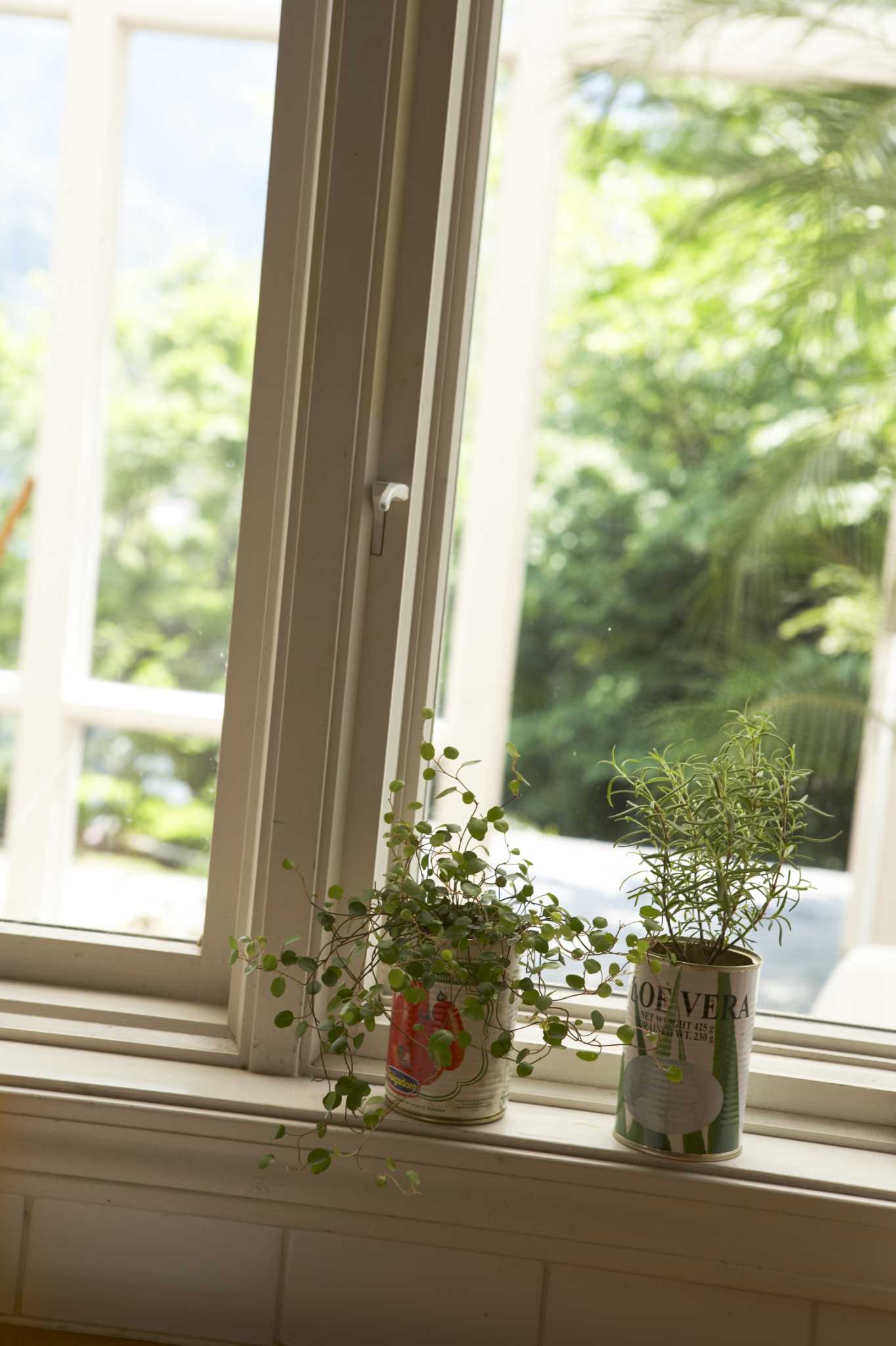 How to Create Old-Fashioned Woodwork Window Sills