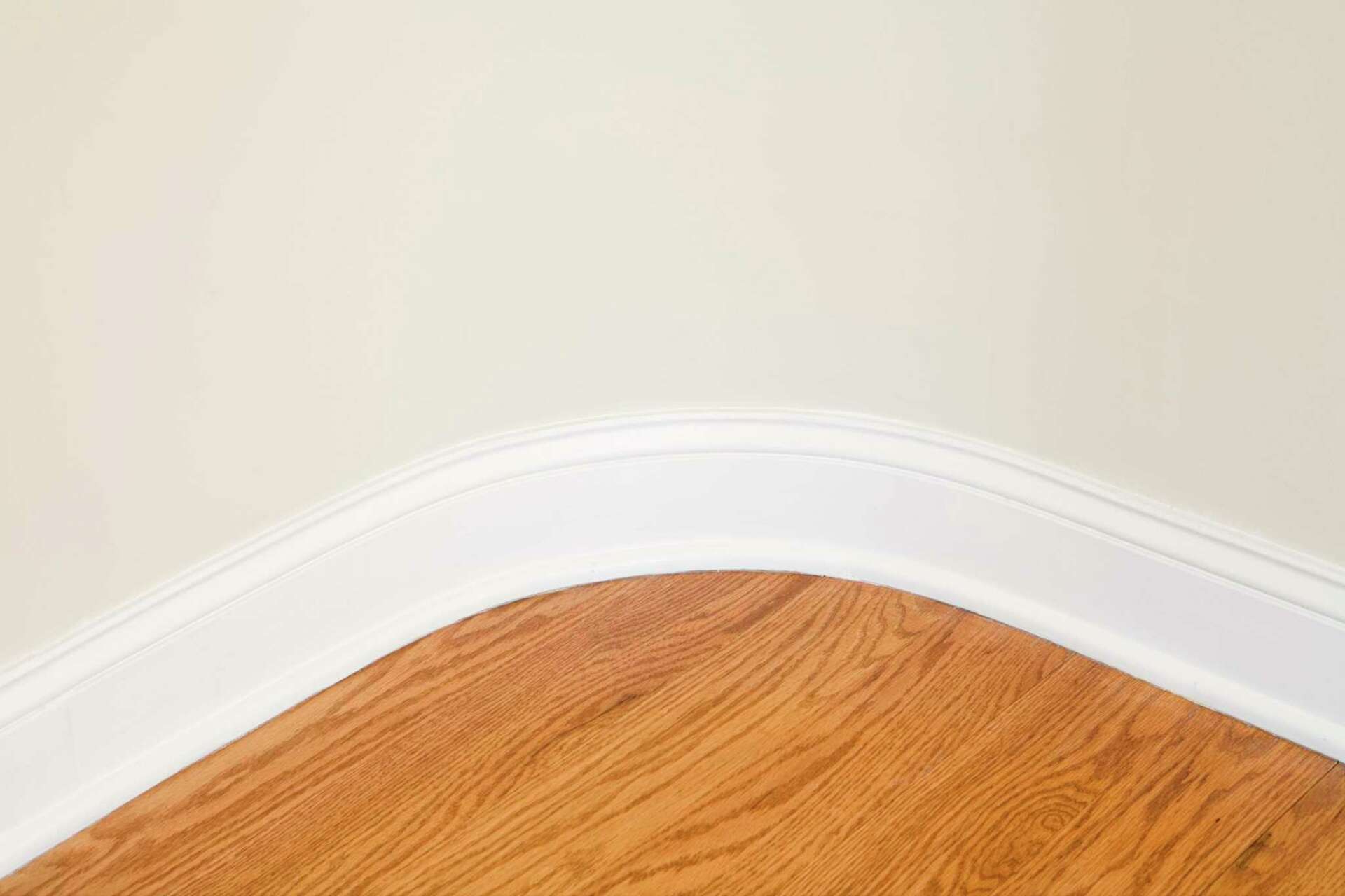 How to Repair Caulk That Is Separating From the Wall & Baseboards